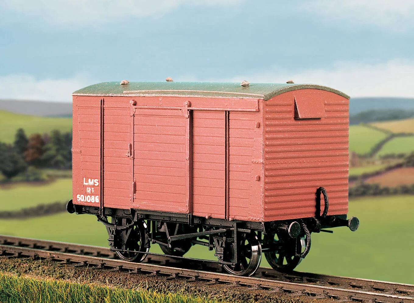 Ratio 572 LMS 12 ton Ventilated Box Van (M/W) – TTCDiecast.com
